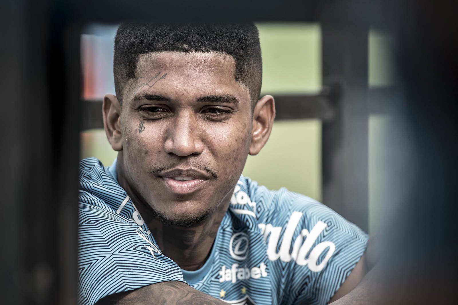 Após participar de dois clássicos, Raniel busca mais minutos no Santos ...