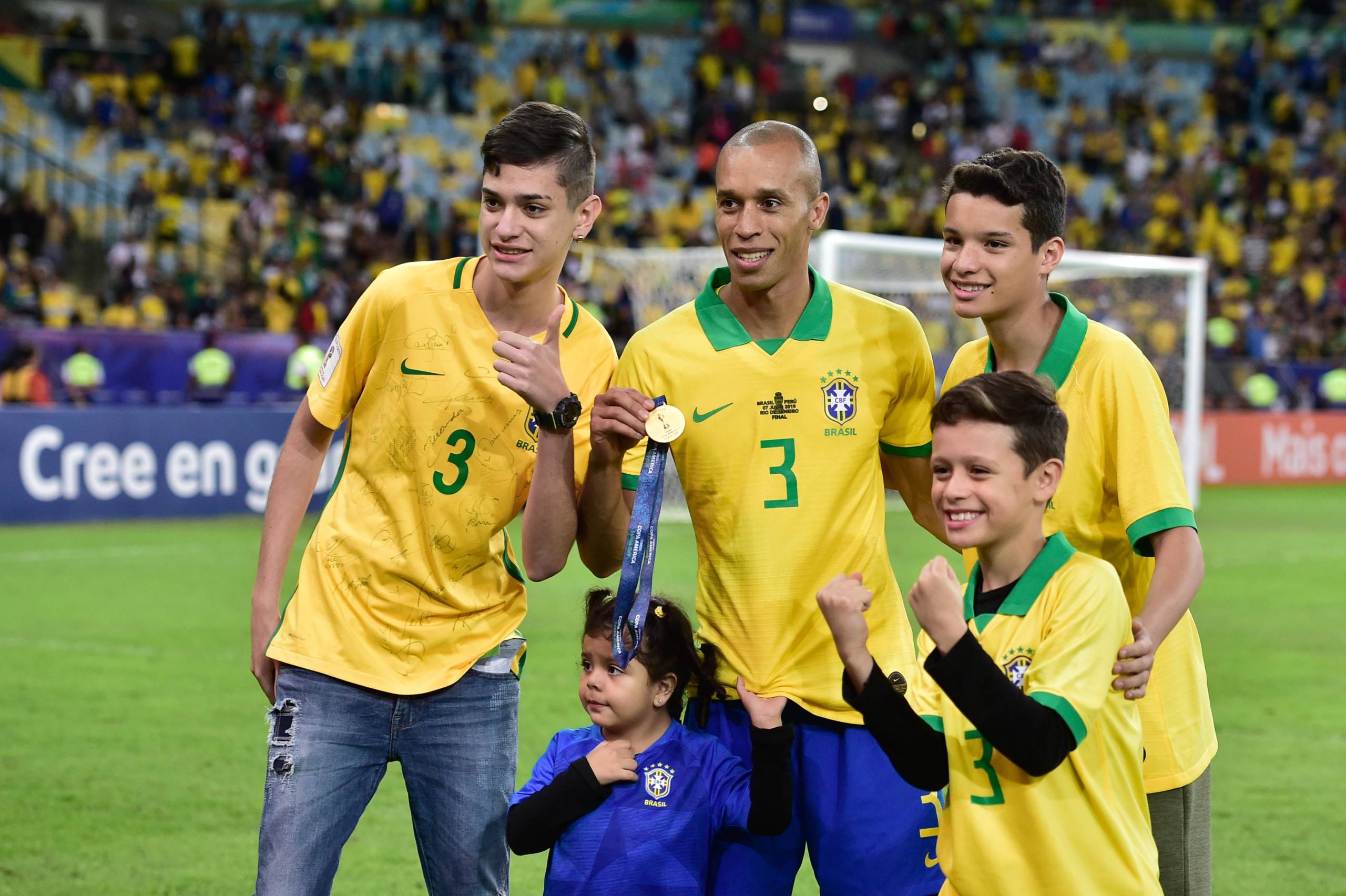 Miranda volta a ser convocado pela Seleção Brasileira após mais de 2 ...