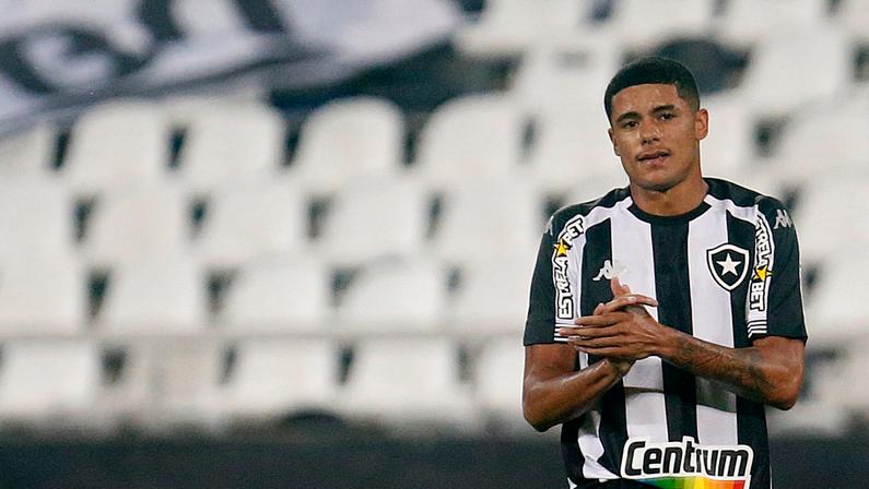 Vitinho celebra estreia no Botafogo: "Sonho de criança sendo realizado ...