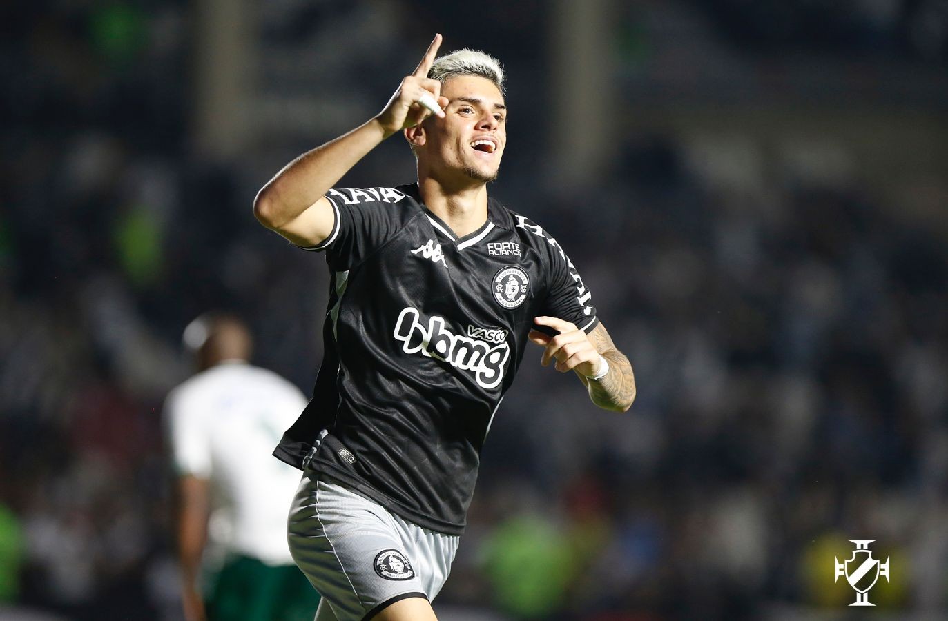 Gabriel Pec celebra fim do jejum pelo Vasco - Gazeta Esportiva