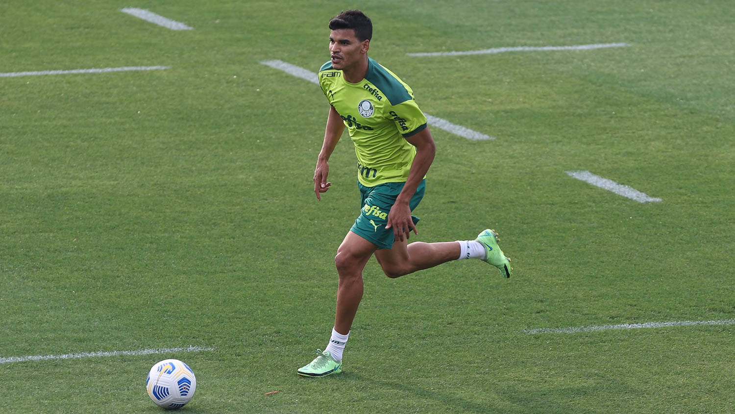 Danilo Barbosa pode ser titular do Palmeiras depois de mais de três ...