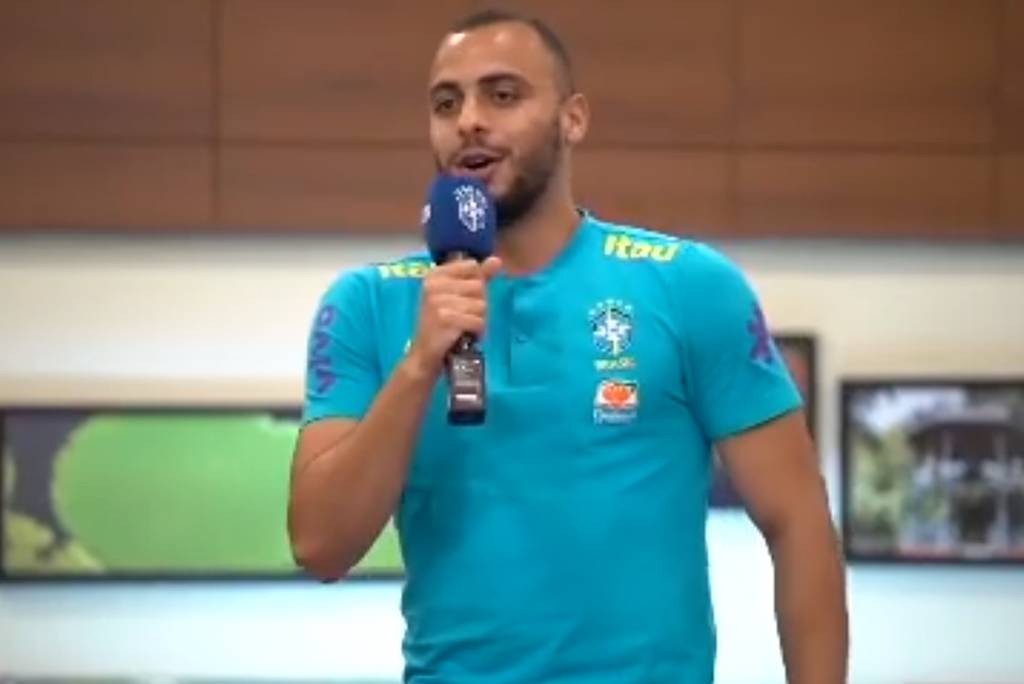 Arthur Cabral passa por trote de apresentação: “Até duas semanas atrás ...