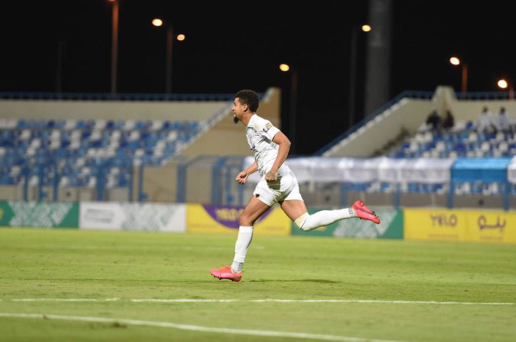 Taylon comemora início de temporada na Arábia Saudita e projeta ...