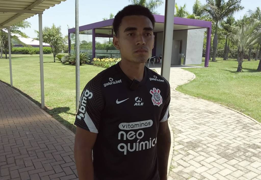 Du Queiroz celebra sucesso da base e exalta jogadores experientes do ...