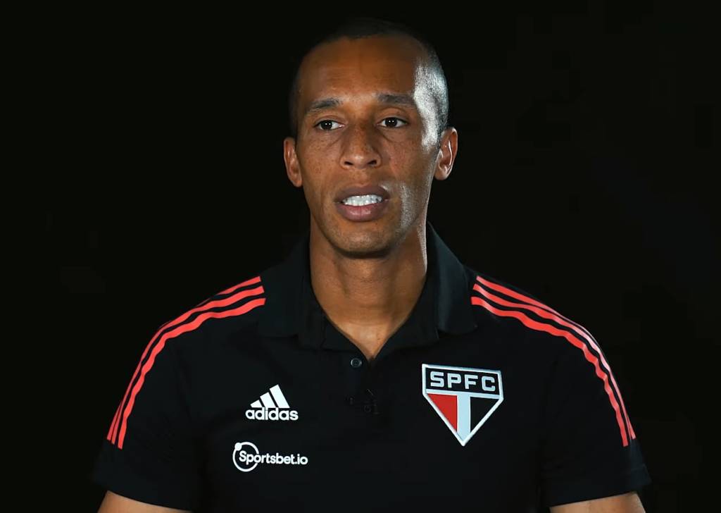 Miranda completa 300 jogos pelo São Paulo e conta sua história de vida ...