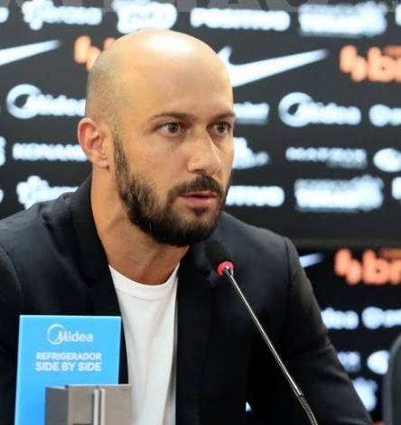 Alessandro fala sobre procura por atacante e exalta carreira de Cavani ...