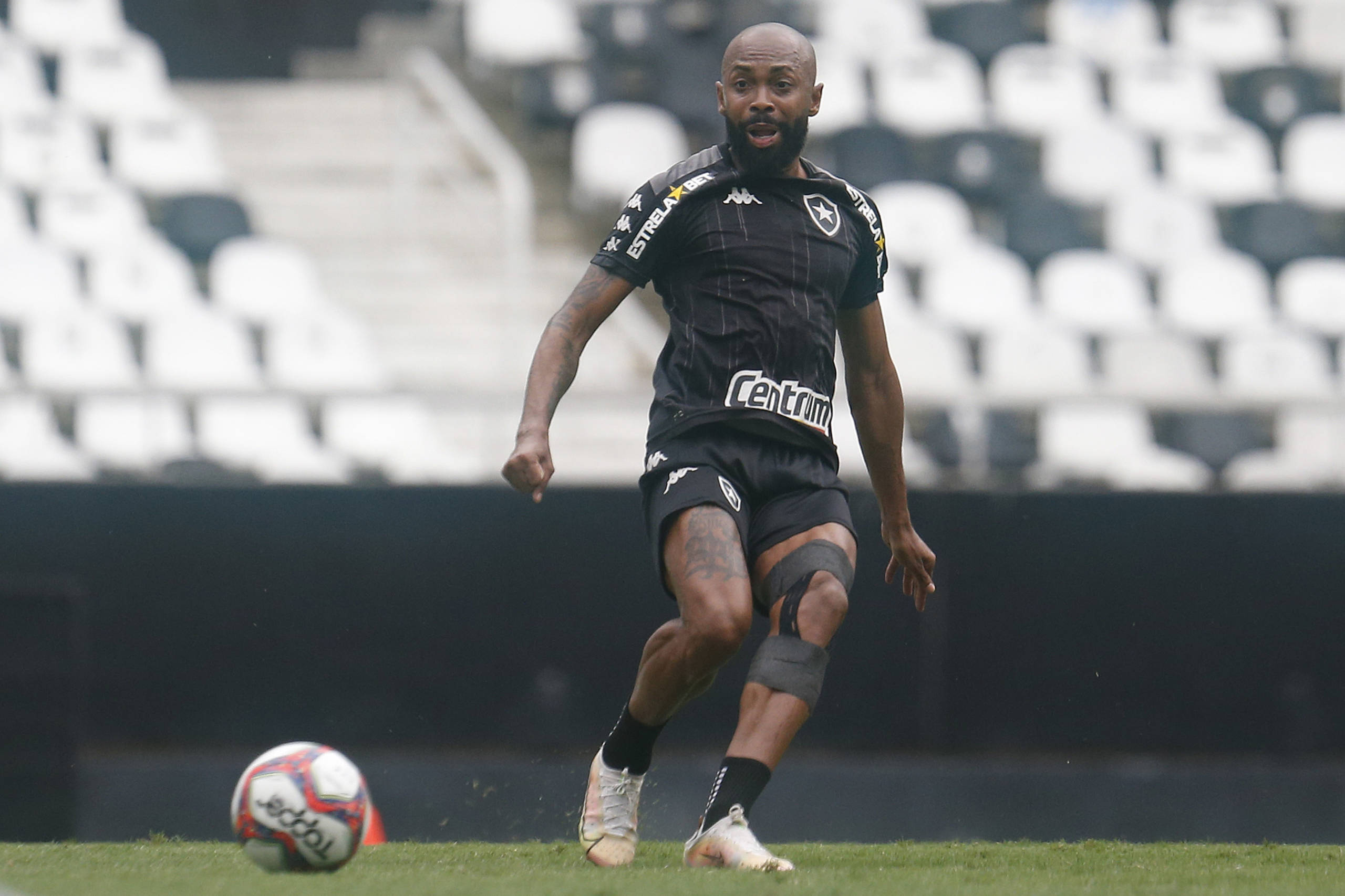 Botafogo informa que Chay passou por cirurgia de forma bem-sucedida ...