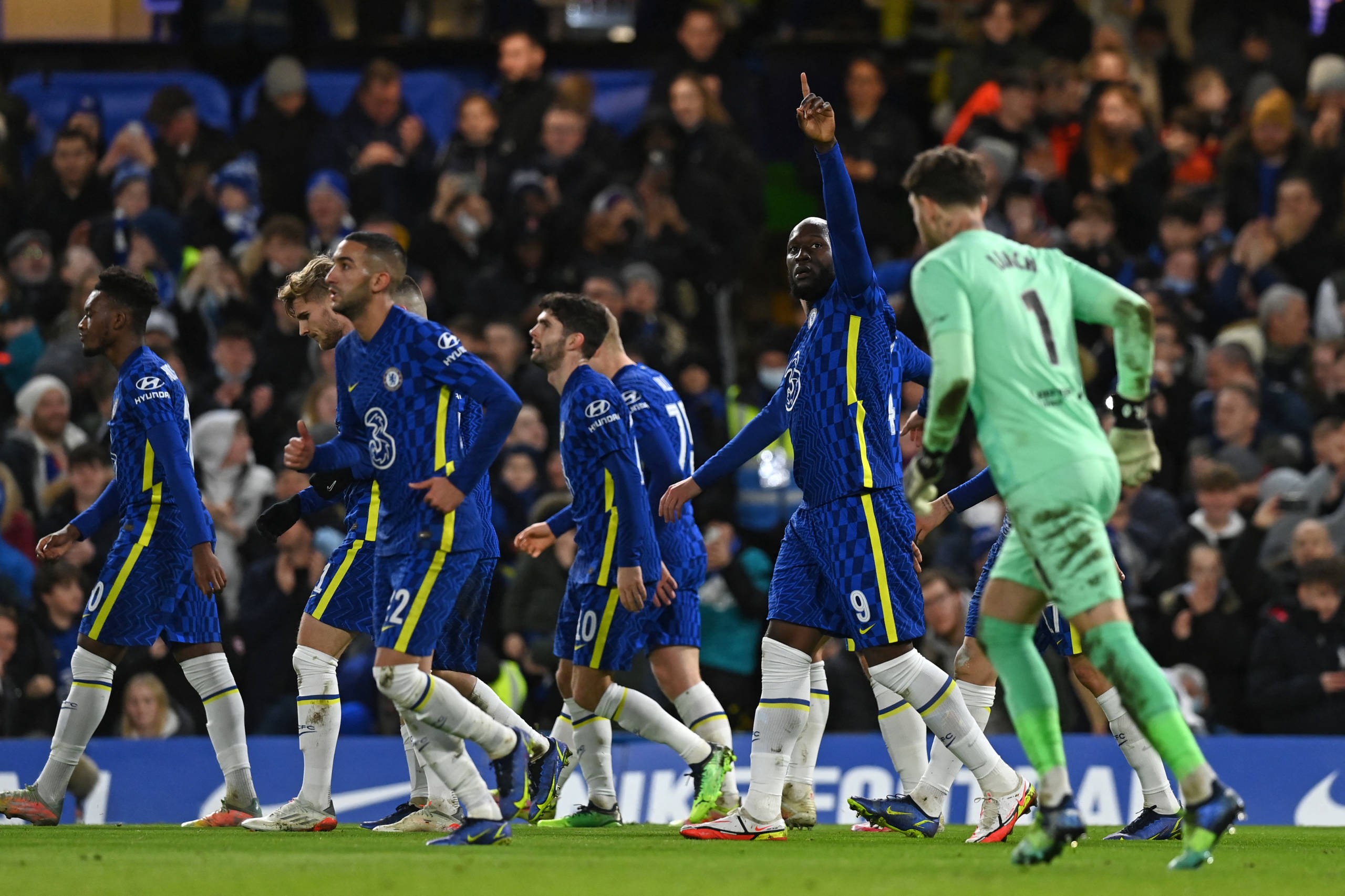Chelsea goleia Chesterfield em casa e avança à quarta fase da Copa da ...