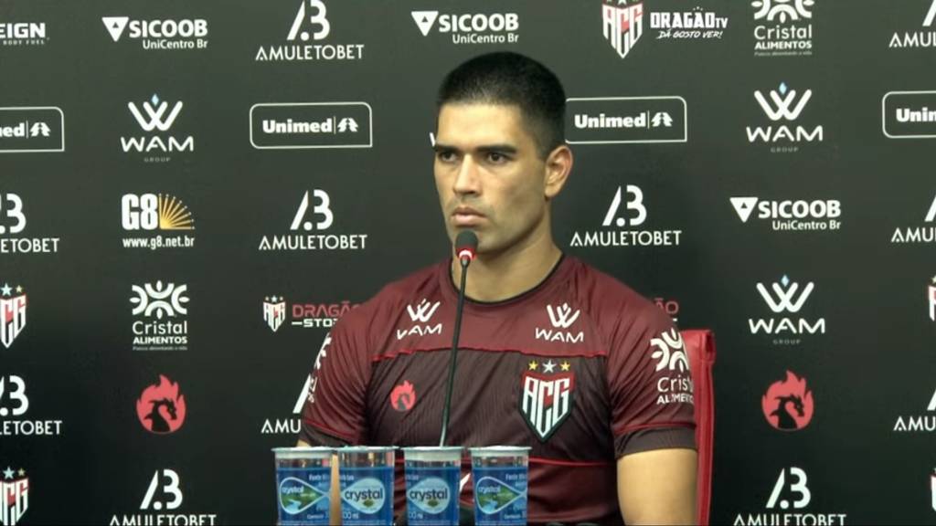 Brian Montenegro fala em ficar no Atlético-GO por mais tempo - Vídeos ...
