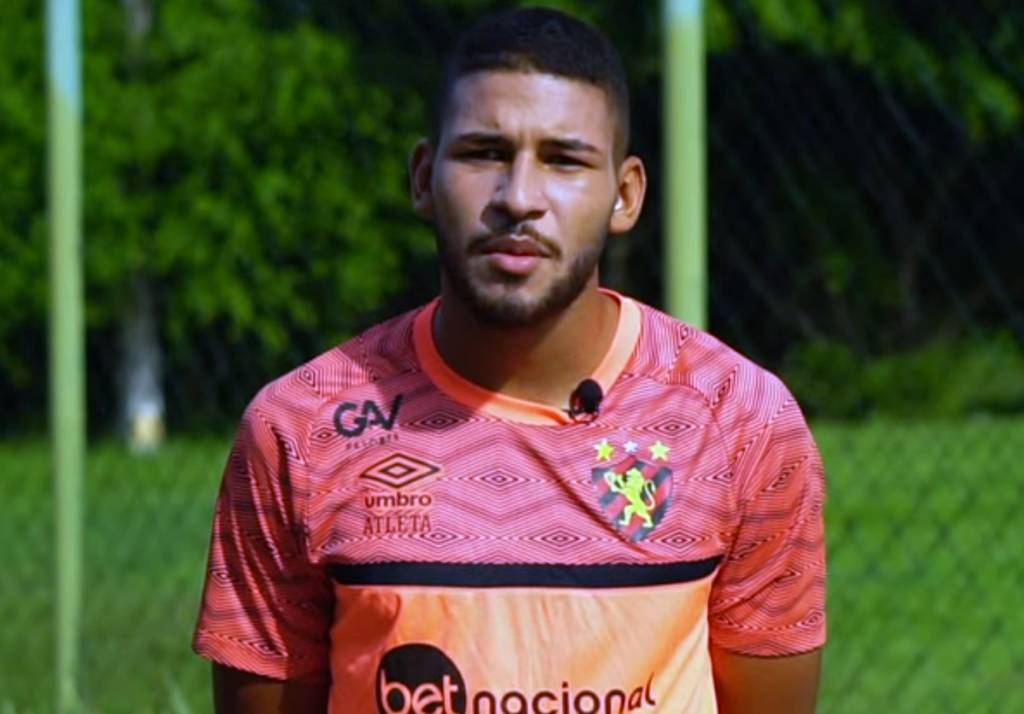 Após boa partida contra o CRB, zagueiro Renzo destaca importância do ...