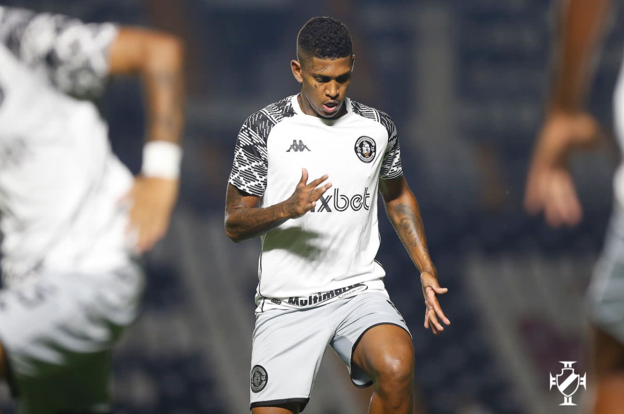 Raniel comemora mais um gol pelo Vasco na temporada - Gazeta Esportiva