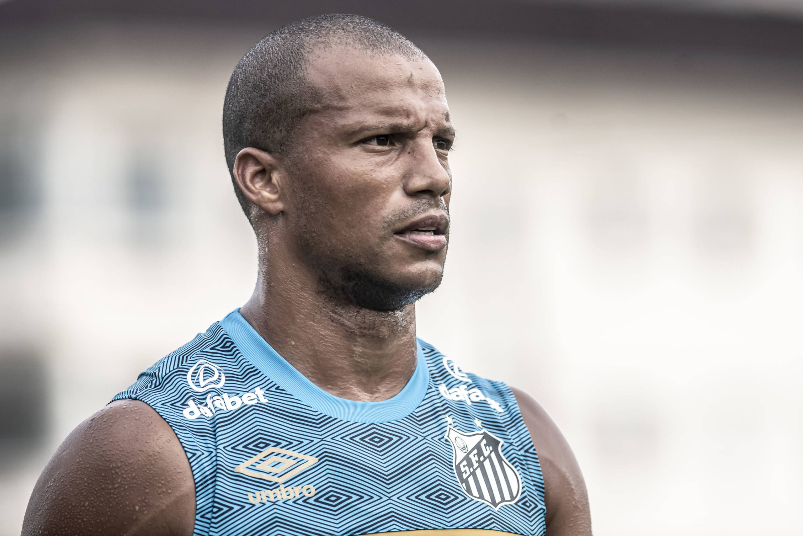 Sánchez sofre lesão no ligamento do joelho e desfalca o Santos por ...
