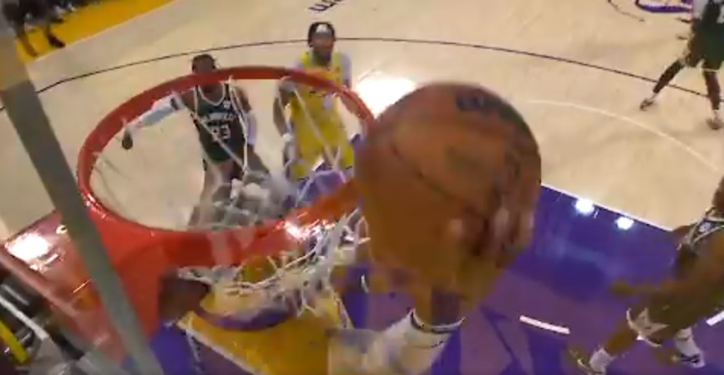 NBA: LeBron ilumina Hollywood com golpe reverso com uma mão - Vídeos ...