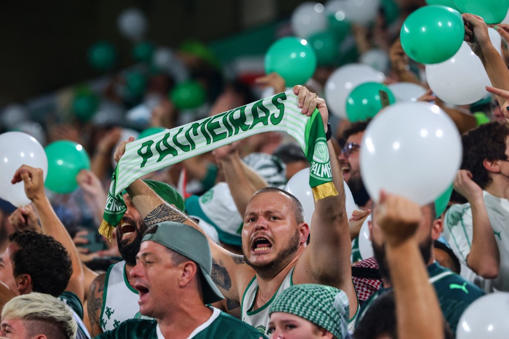 Assista ao clima da torcida do Palmeiras dentro do estádio da final ...