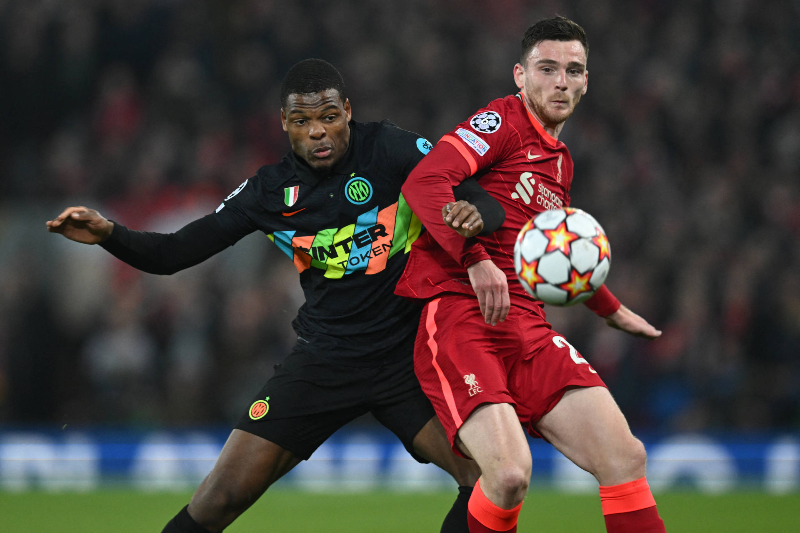 Veja fotos de Liverpool x Internazionale pelo jogo de volta das oitavas ...