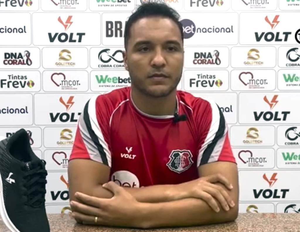 Alex Alves minimiza mudanças constantes na zaga do Santa Cruz - Vídeos ...