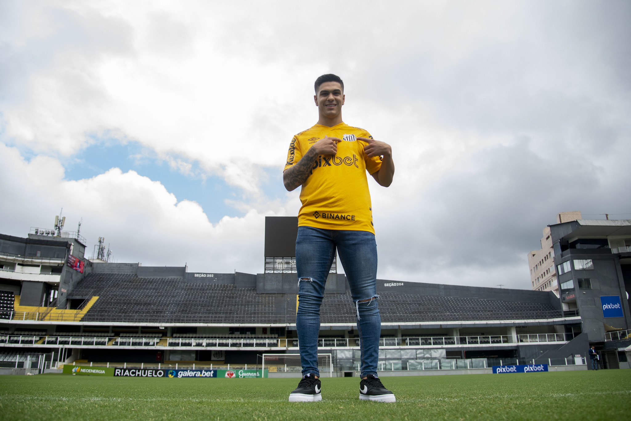 Novo reforço do Santos, Fernández fala sobre seu estilo: "Jogo no meu ...