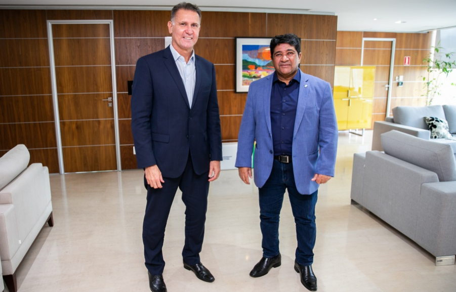 Veja fotos da chegada de Wilson Seneme ao comando da arbitragem da CBF ...