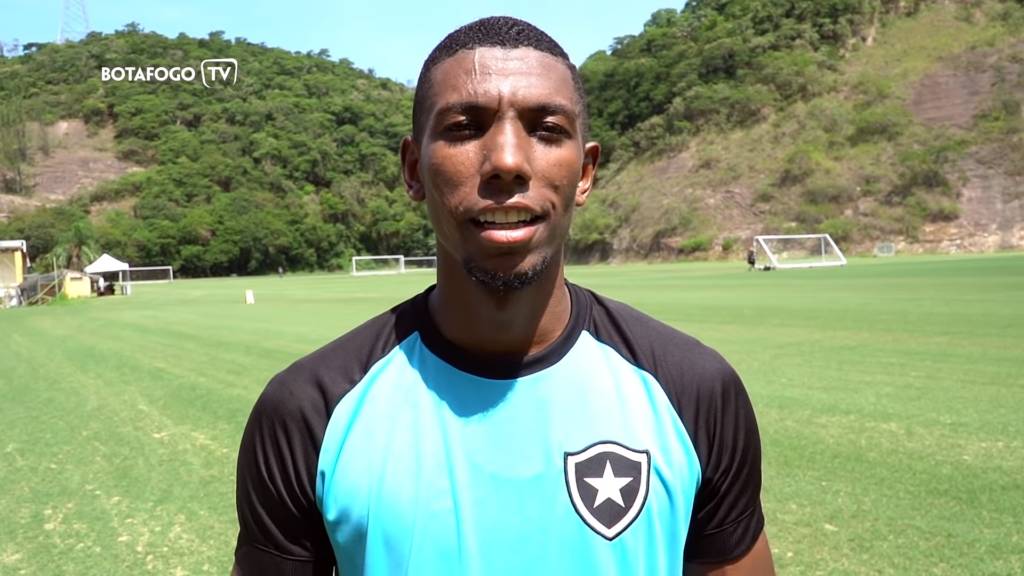 Kanu celebra casa cheia e se anima com novo momento do Botafogo ...