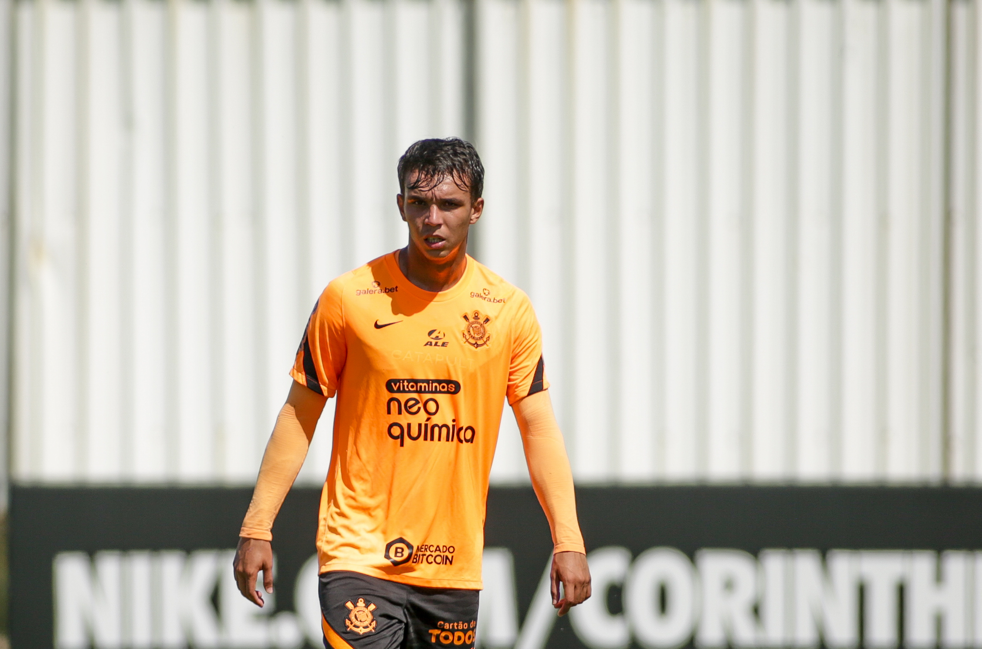 Giovane celebra chance no profissional, e Adson vê Corinthians ...