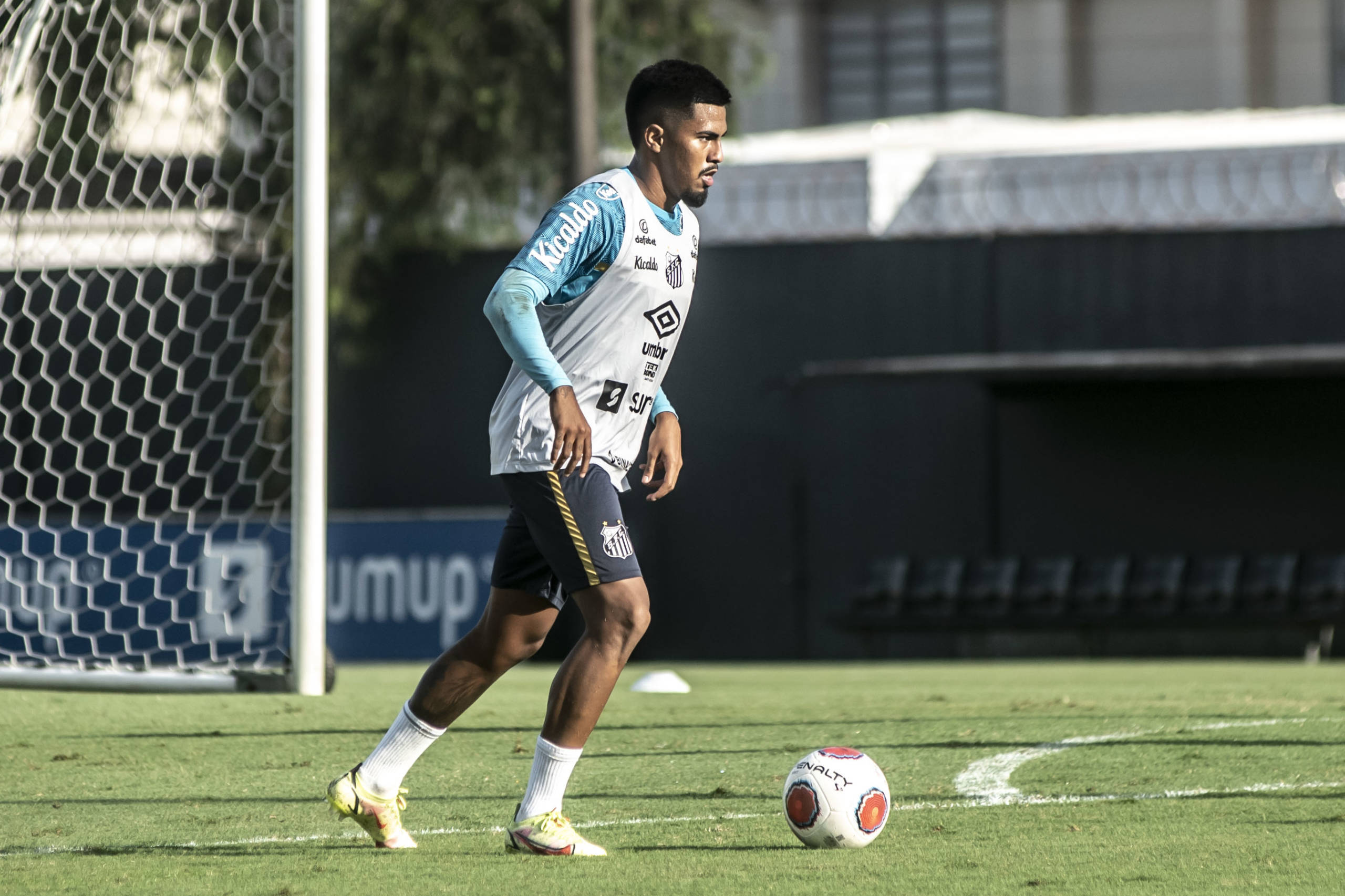 Buscando espaço no Santos, Ivonei disputará Paulistão sub-20 e sonha ...