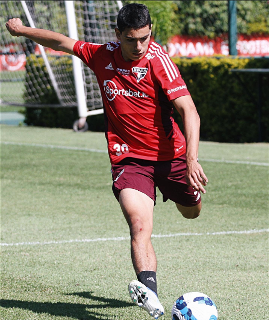 Igor Vinícius valoriza sequência de vitórias do São Paulo como mandante ...