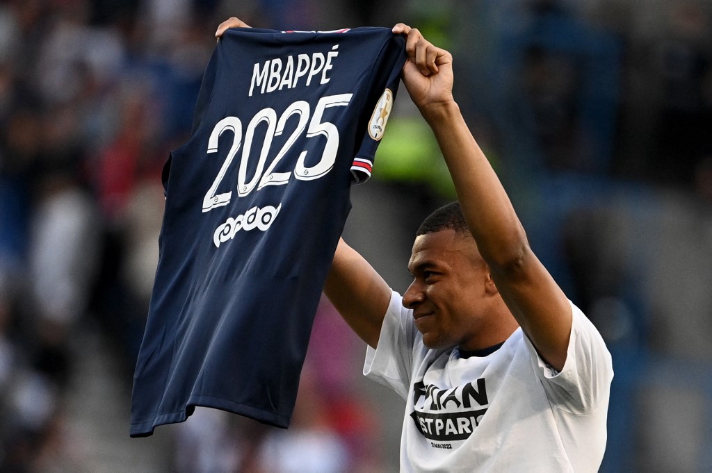 Kylian Mbappé renova o contrato com o Paris Saint Germain até 2025 ...