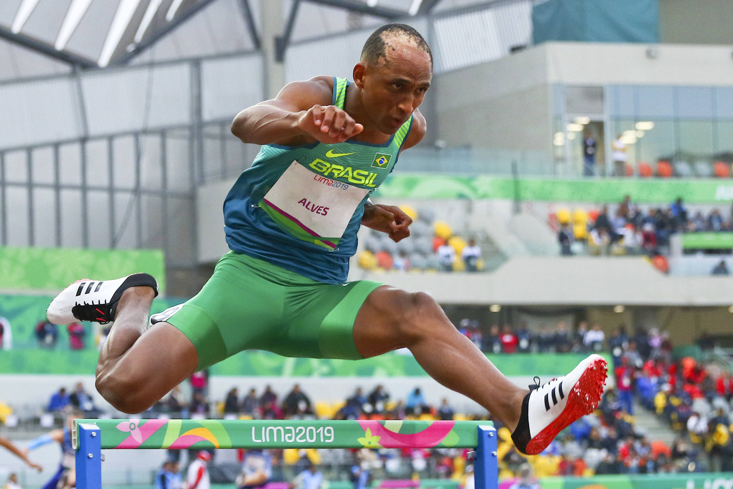 Alisson dos Santos leva o ouro nos 400m com barreiras; Caio Bonfim fica ...