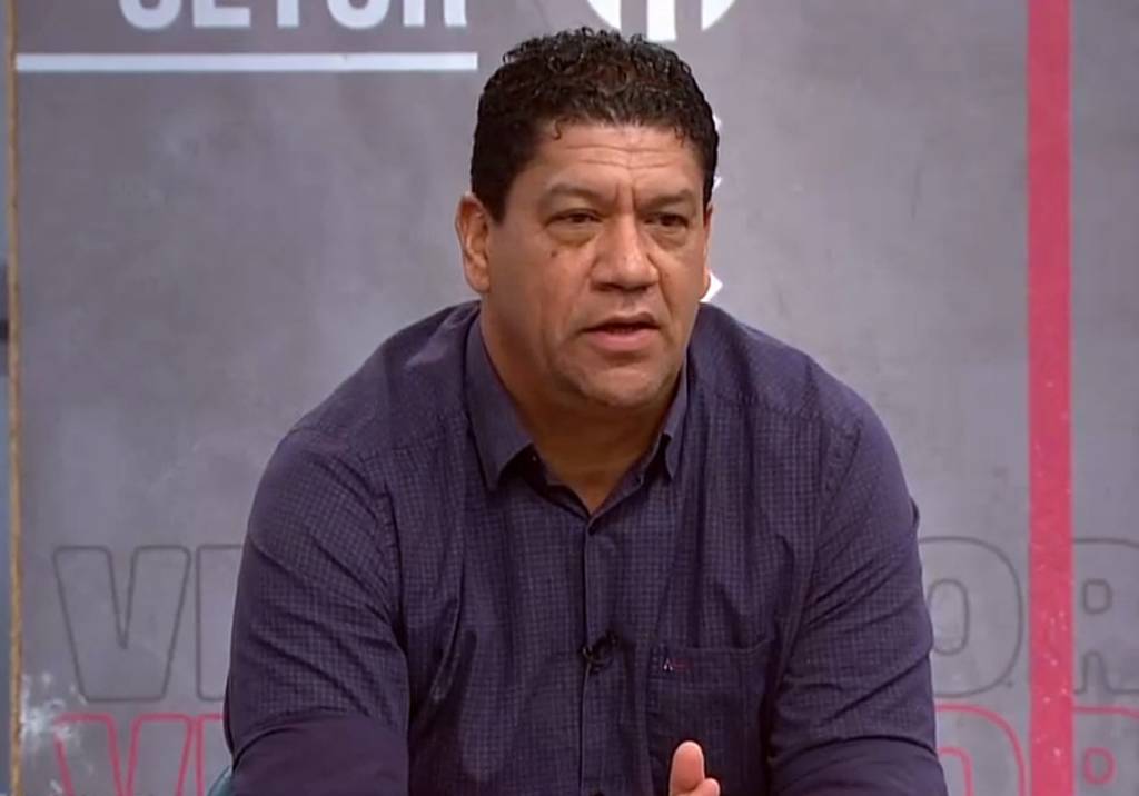 Márcio Santos vê Palmeiras forte na briga pelo Brasileirão - Vídeos ...