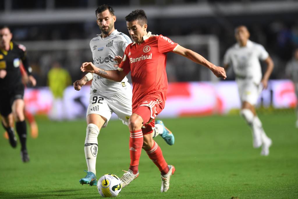 Veja fotos de Santos x Inter pelo Campeonato Brasileiro - Gazeta Esportiva
