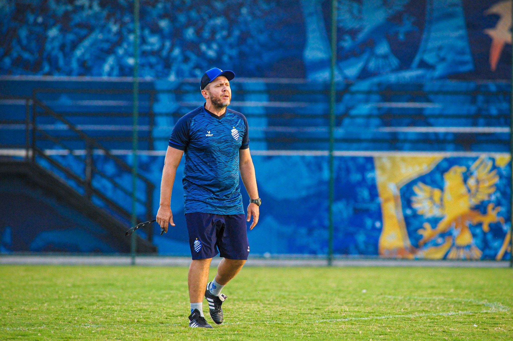 Técnico Mozart deixa o comando do CSA, 15º colocado na Série B - Gazeta ...