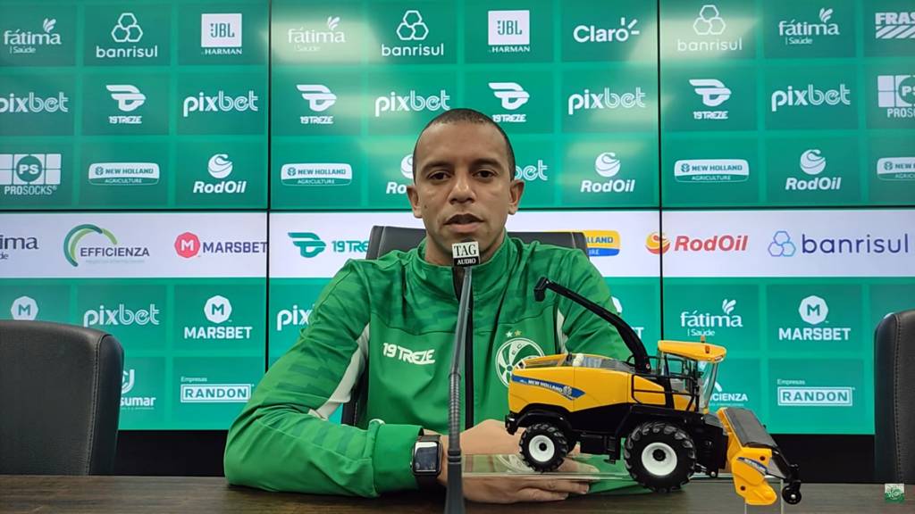 William Matheus projeta duelo do Juventude contra o Santos - Vídeos ...