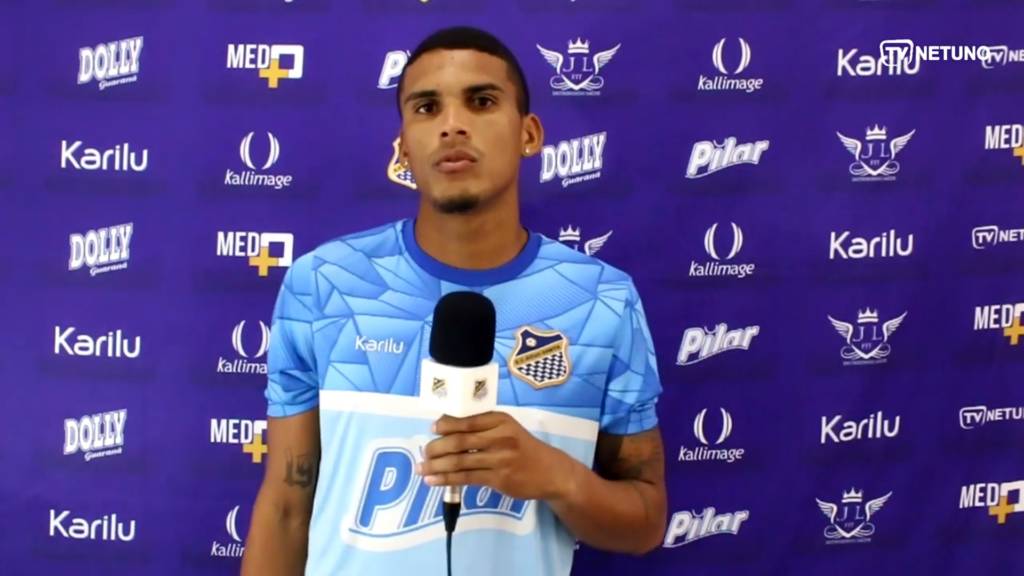 Meia Kady é o novo reforço do Água Santa - Vídeos - Gazeta Esportiva.com