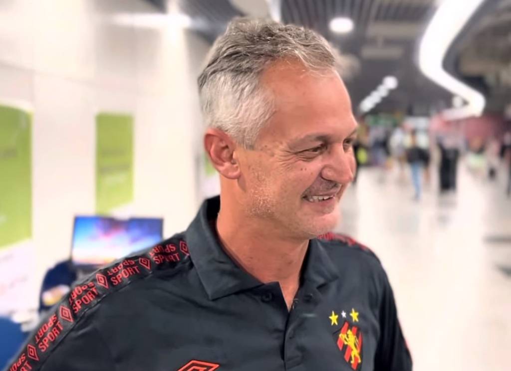 Lisca desembarca em Recife e ‘espera’ subir no alambrado da Ilha com ...