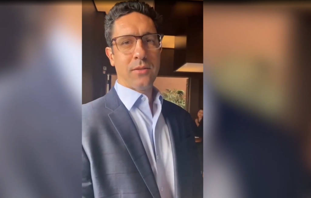 Gustavo Borges celebra homenagem do COB em Hall da Fama - Vídeos ...