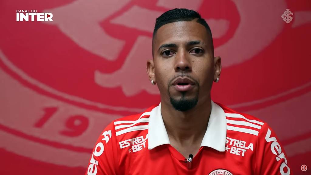 “Muito feliz por estar aqui”, diz Weverton, novo lateral do ...