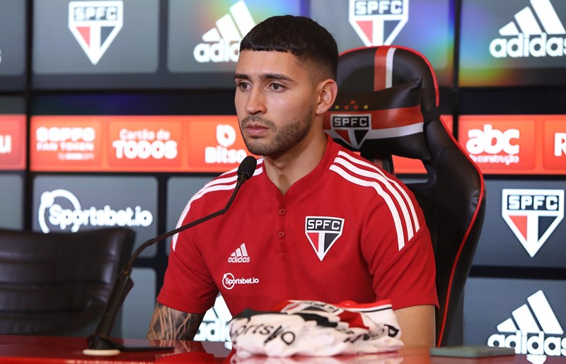 Bustos já pode jogar pelo São Paulo? Entenda situação do reforço tricolor