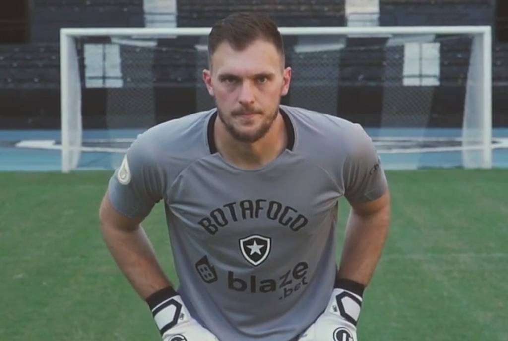 Novo reforço na área! Lucas Perri é o novo goleiro do Botafogo e exalta ...