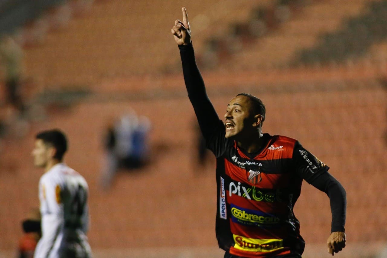 Emprestado pelo Palmeiras, Rafael Elias brilha com gols pelo Ituano ...