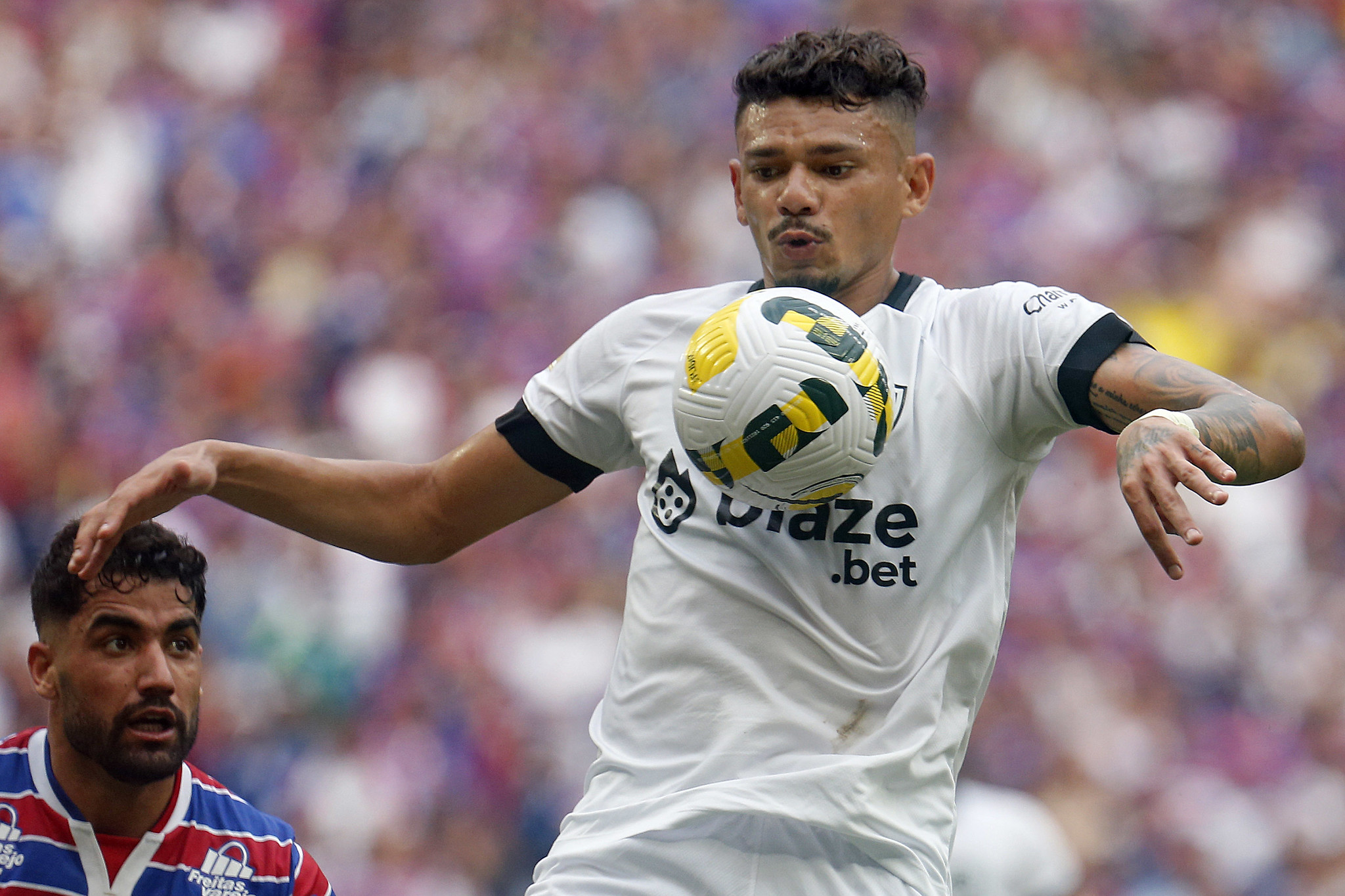 Dono da 9? Tiquinho Soares agrada em sua estreia no Botafogo - Gazeta ...