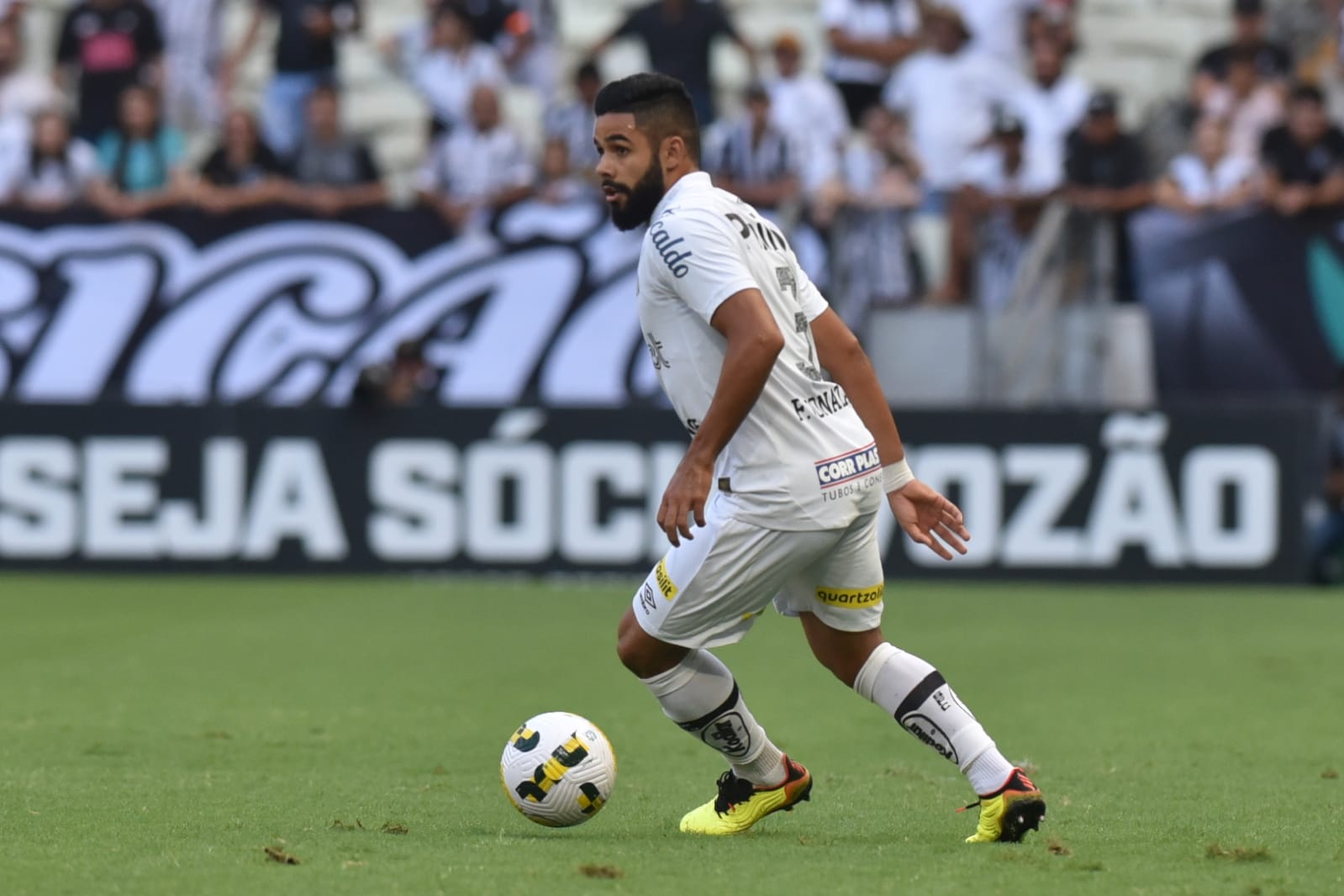 Felipe Jonatan sente dores na coxa e vira dúvida no Santos para ... Felipe Jonatan sente dores na coxa e vira dúvida no Santos para ...