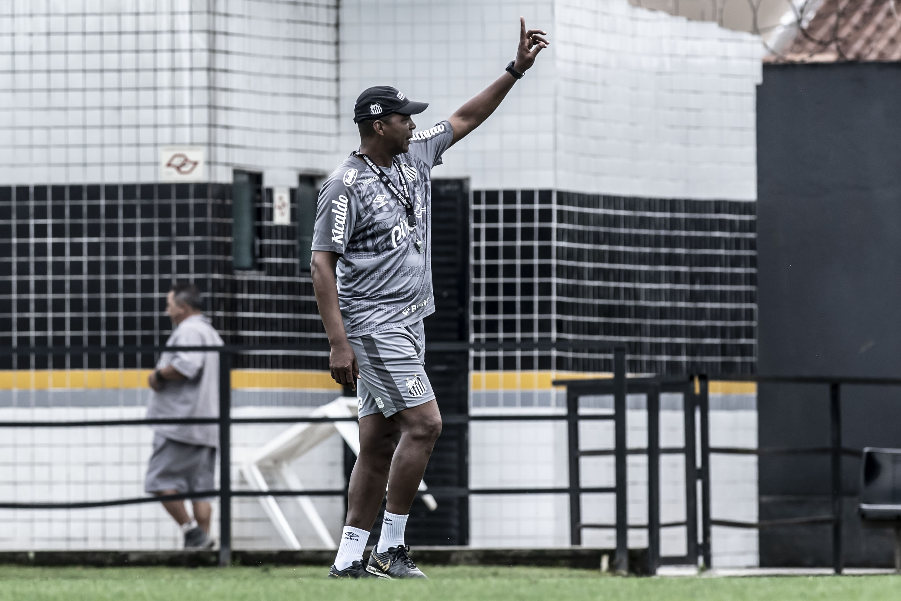 Motivado com chance no Santos, Orlando Ribeiro vive expectativa de ...