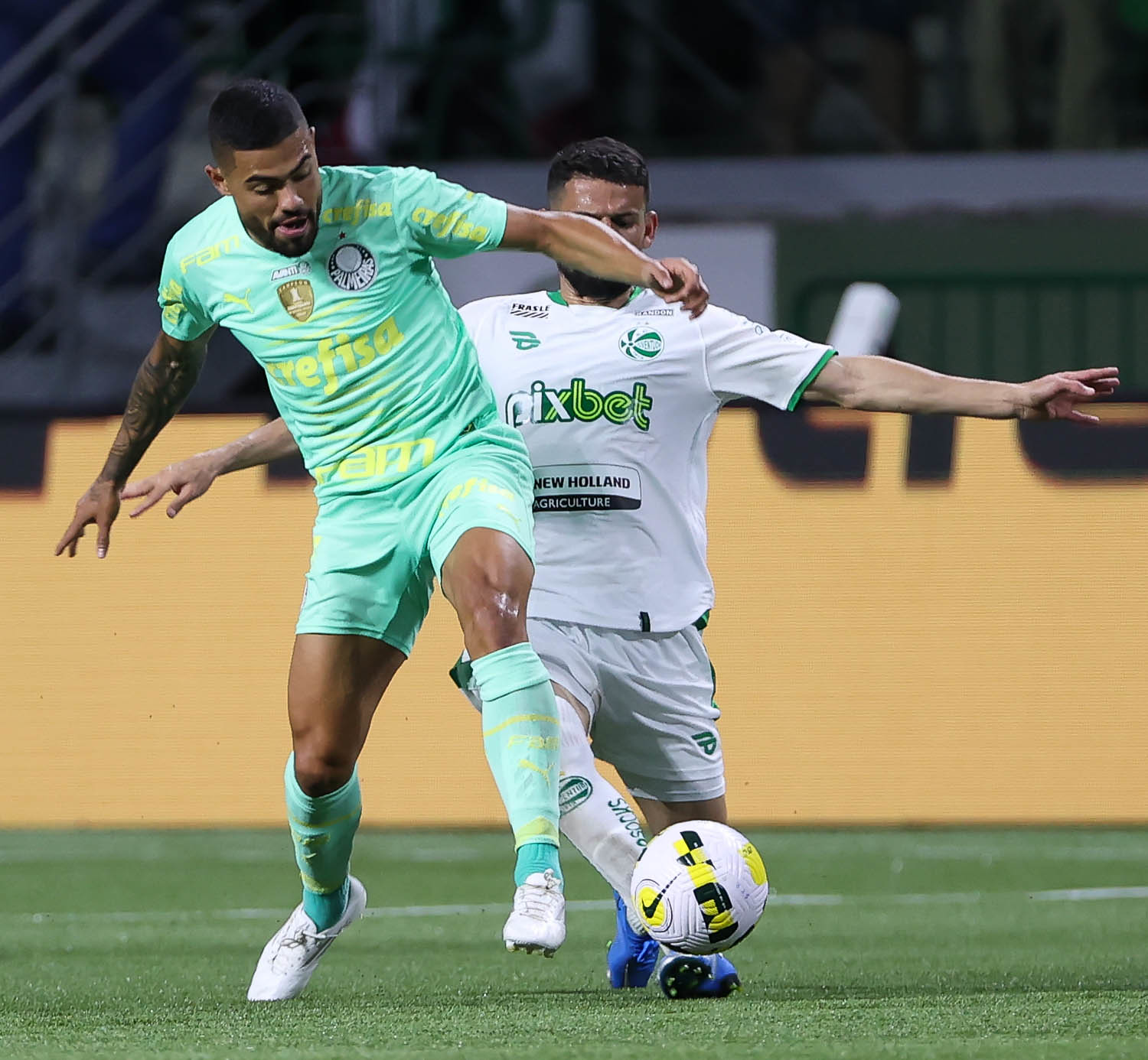 Como vem sendo o desempenho de Bruno Tabata no Palmeiras? Opine ...