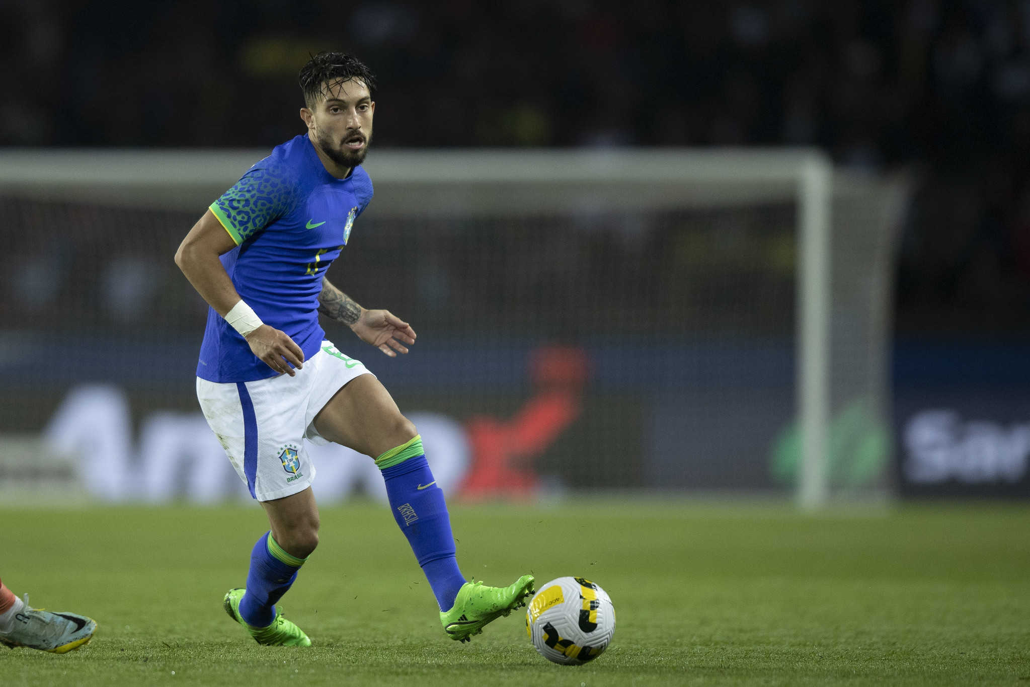 Alex Telles "ganha pontos" com Tite e vira nome forte para Copa do ...