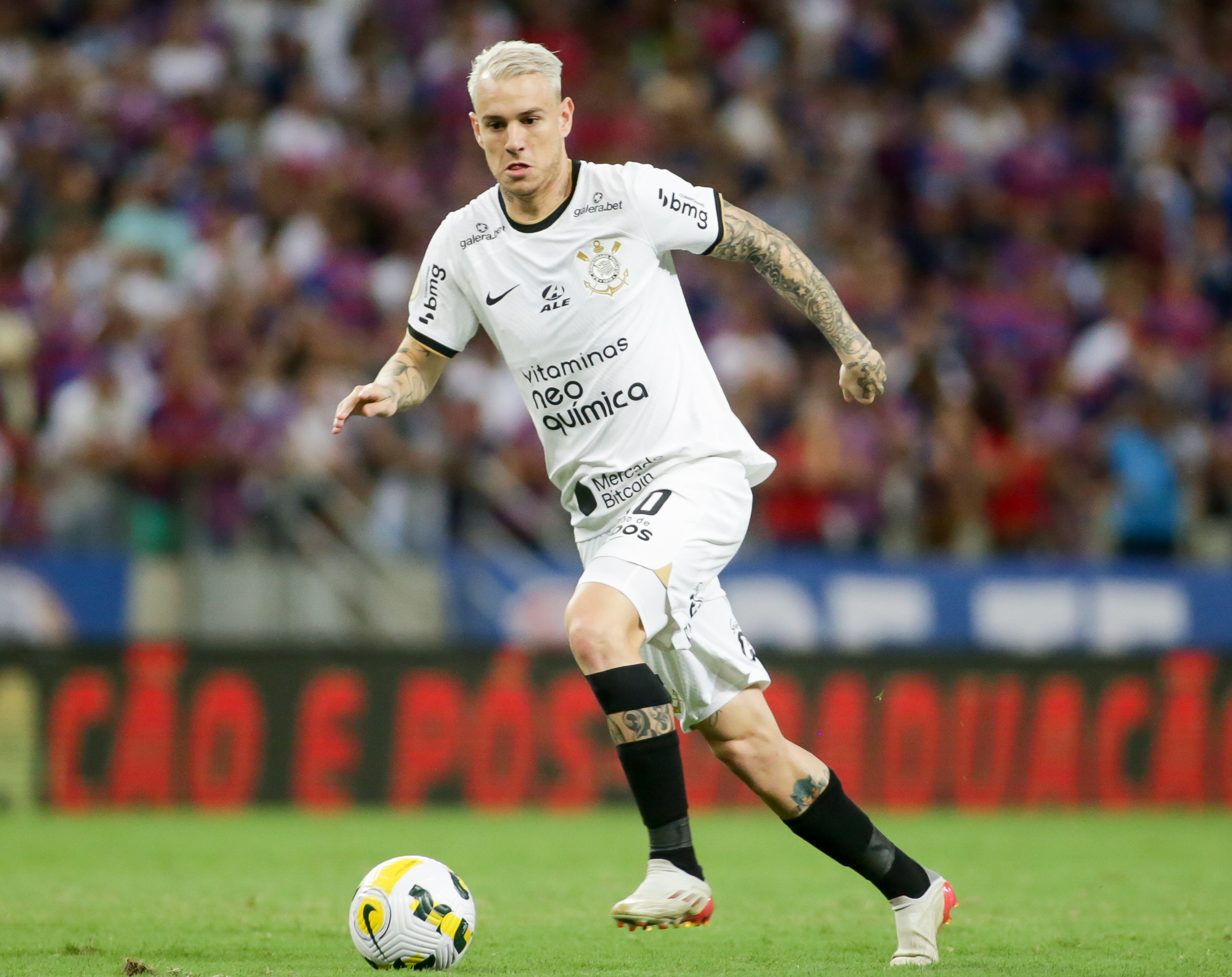 Róger Guedes completa 26 anos em alta no Corinthians; veja números ...