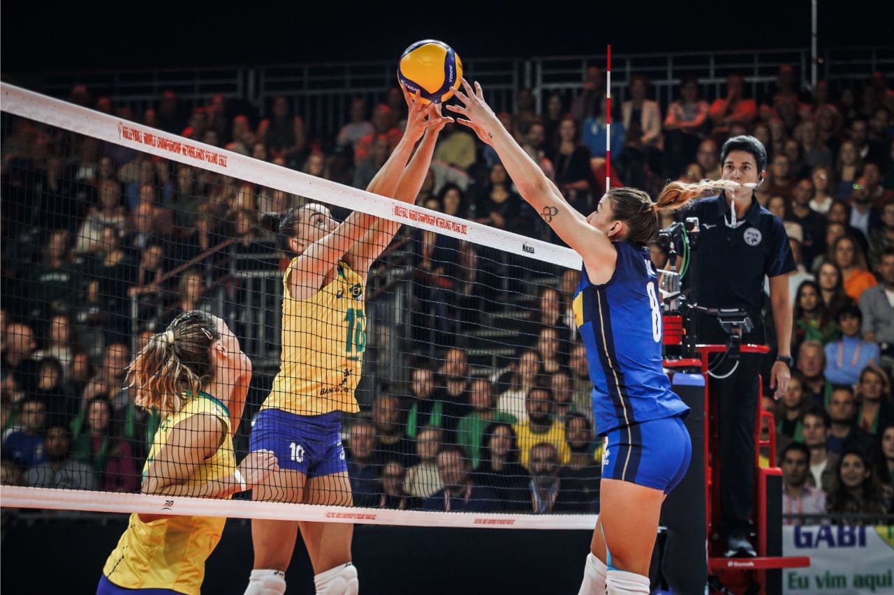 Veja fotos da semifinal do Mundial de vôlei entre Brasil e Itália ...