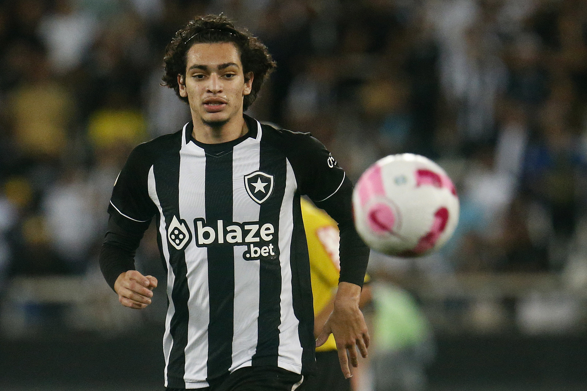 Botafogo encaminha renovação de Matheus Nascimento - Gazeta Esportiva