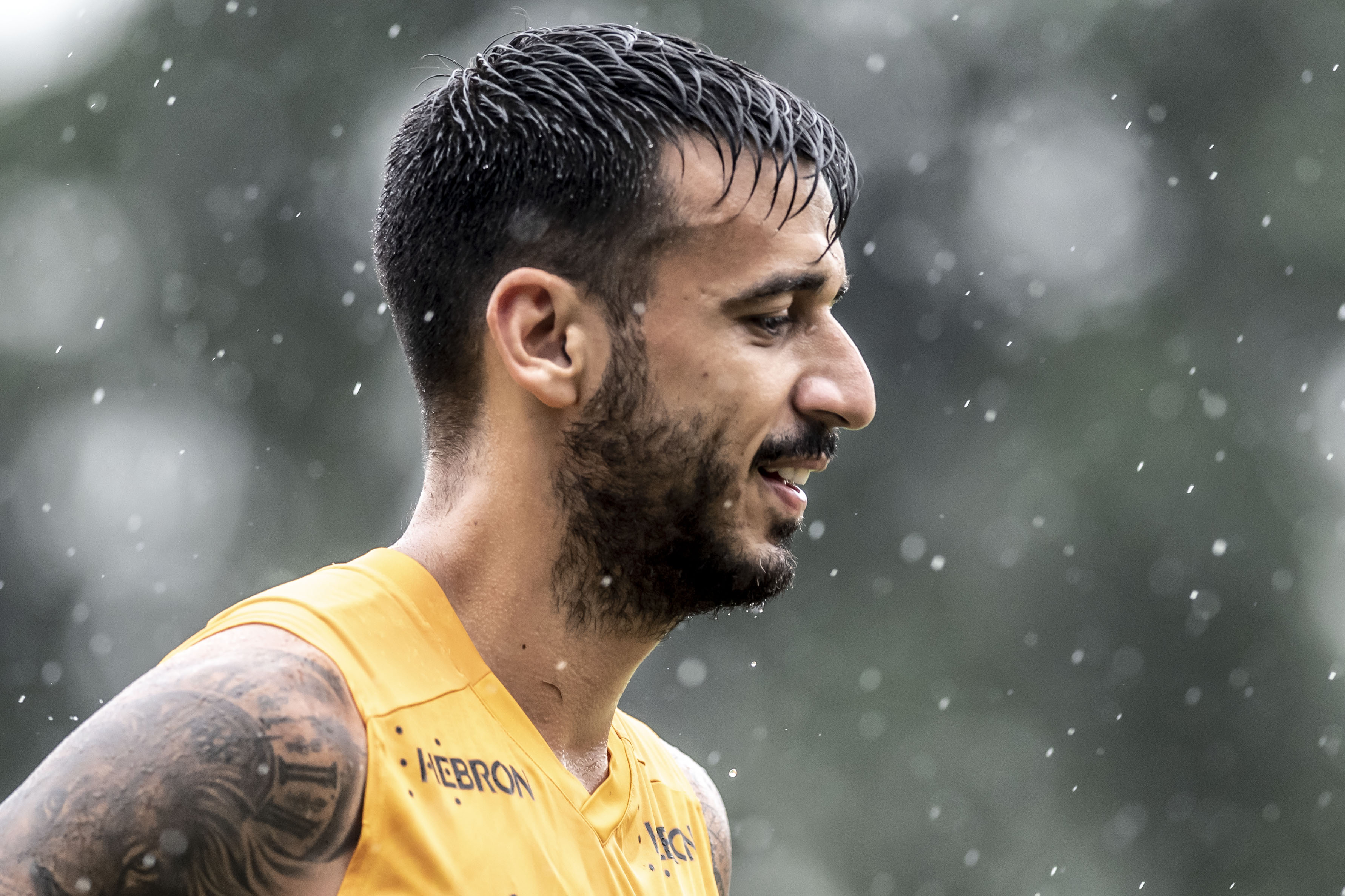 Camacho celebra primeiro gol pelo Santos após cobrança do filho: "Saiu ...