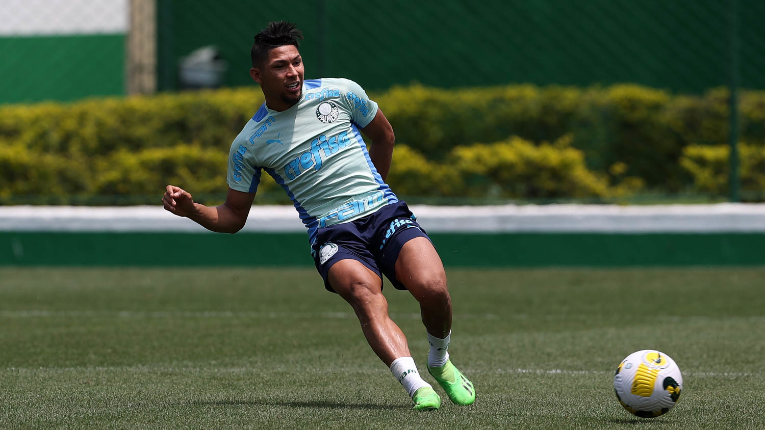 De volta, Rony pede tranquilidade para Palmeiras controlar ansiedade ...