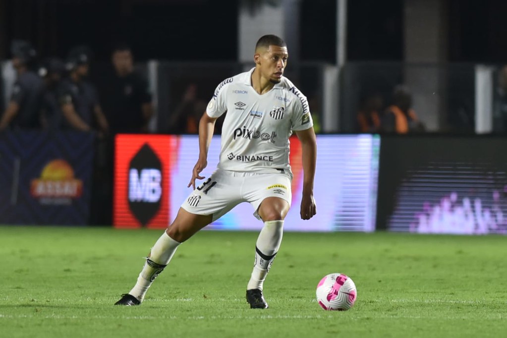 Alex volta a jogar pelo Santos após quase 3 meses - Gazeta Esportiva